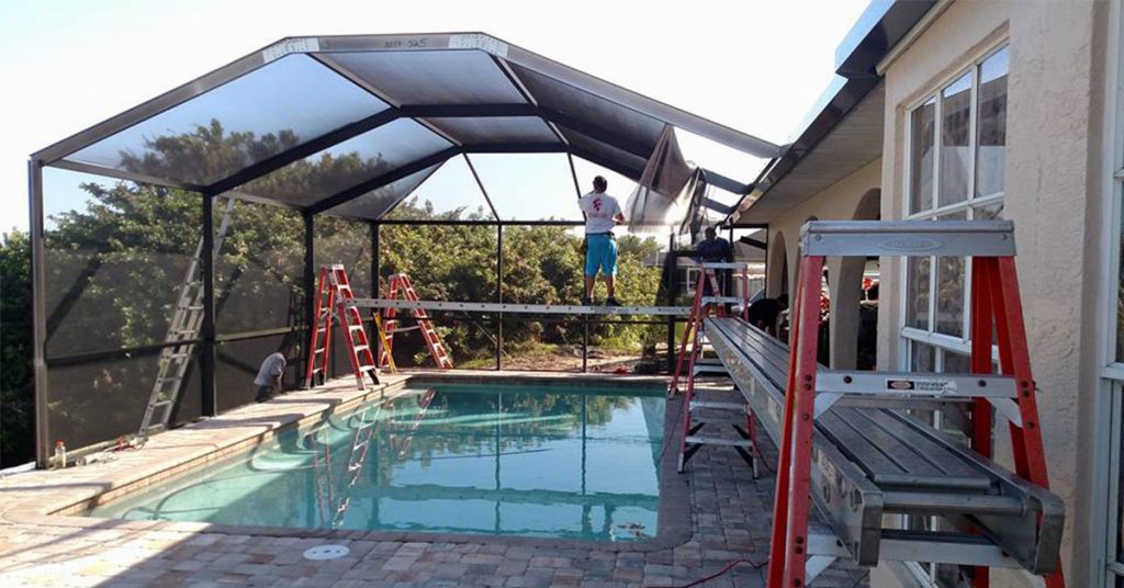What are the Advantages of a Pool Cage in SWFL? | Fabri Tech